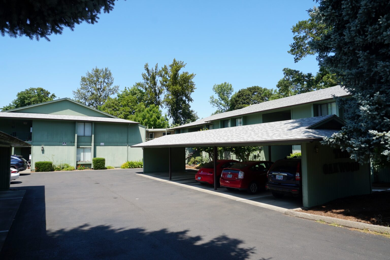 Oakwood Apartments - Bright Apartments